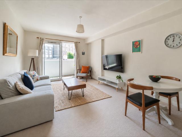 2 bedroom flat for sale