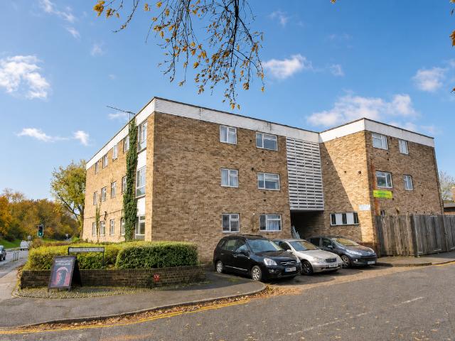 2 bedroom flat for sale