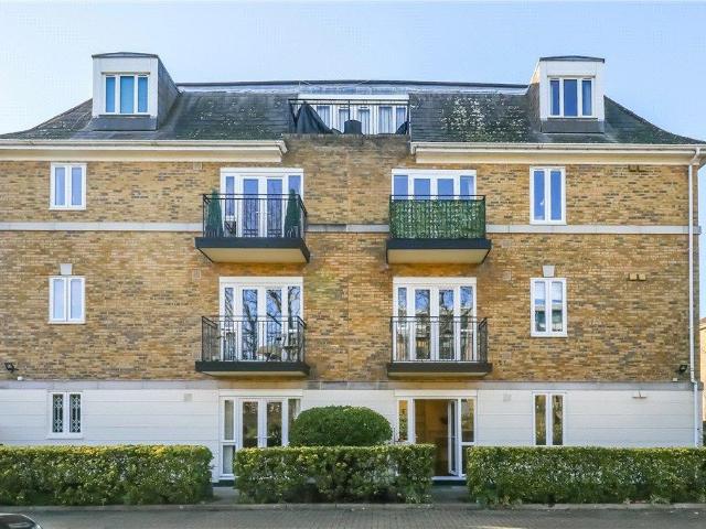 2 bedroom flat for sale