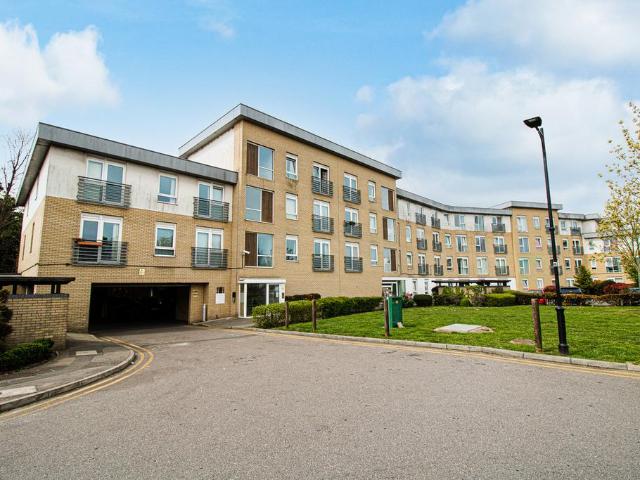 2 bedroom flat for sale