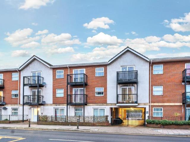 2 bedroom flat for sale