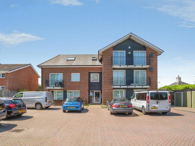 2 bedroom flat for sale