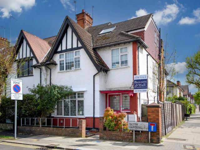 2 bedroom flat for sale