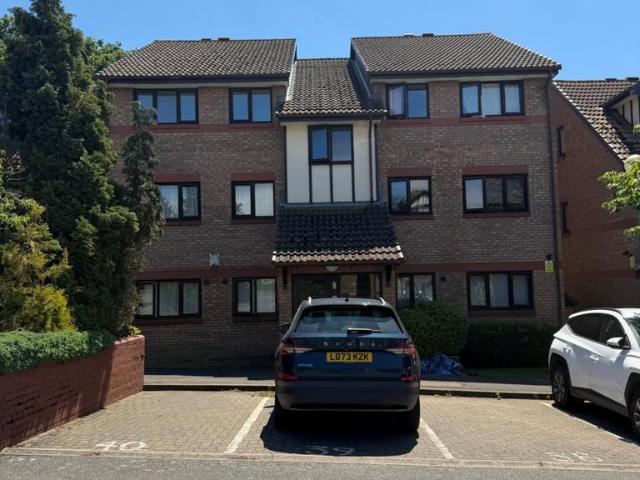 2 bedroom flat for sale