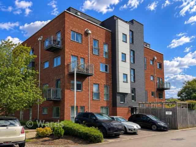 2 bedroom flat for sale