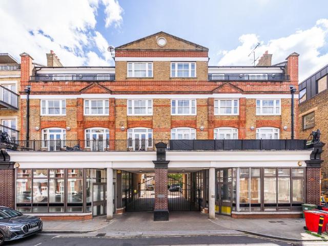 2 bedroom flat for sale
