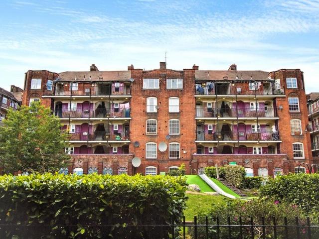 2 bedroom flat for sale