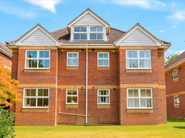 2 bedroom flat for sale