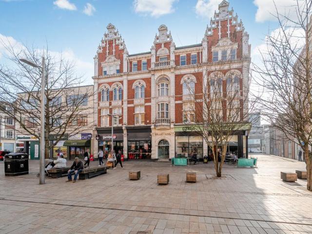 2 bedroom flat for sale