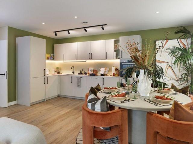 2 bedroom flat for sale