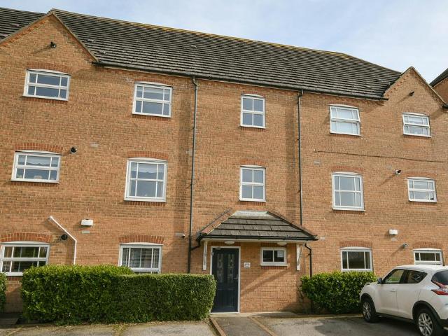 2 bedroom flat for sale