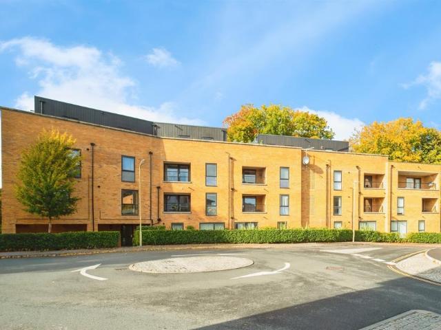 2 bedroom flat for sale