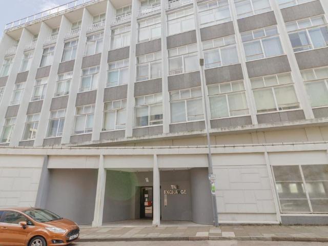 2 bedroom flat for sale