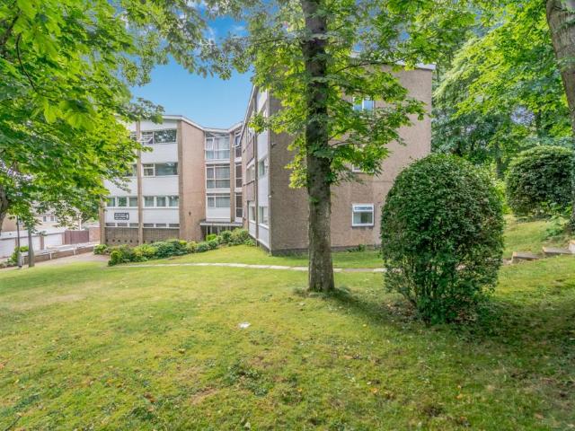 2 bedroom flat for sale