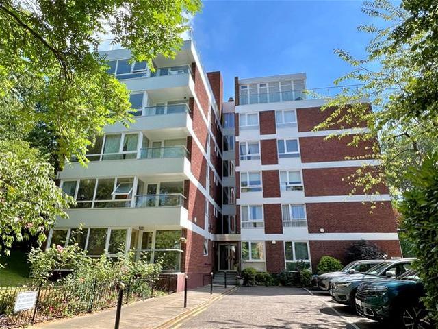 2 bedroom flat for sale