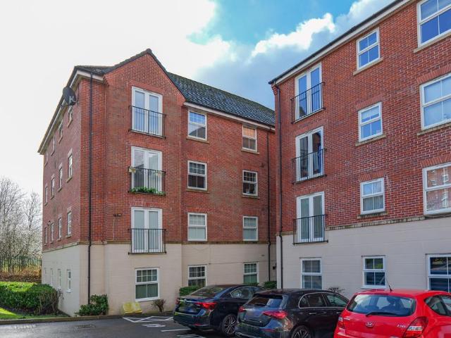 2 bedroom flat for sale