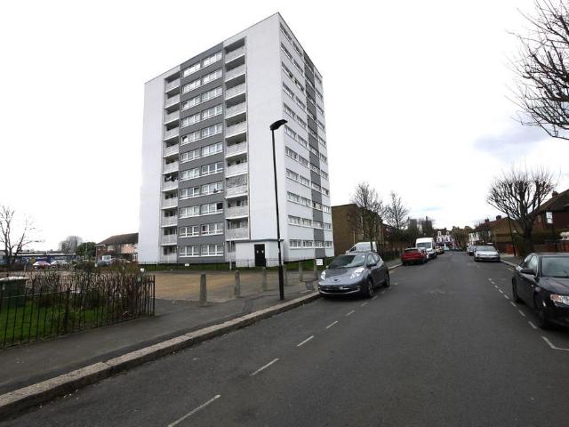 2 bedroom flat for sale