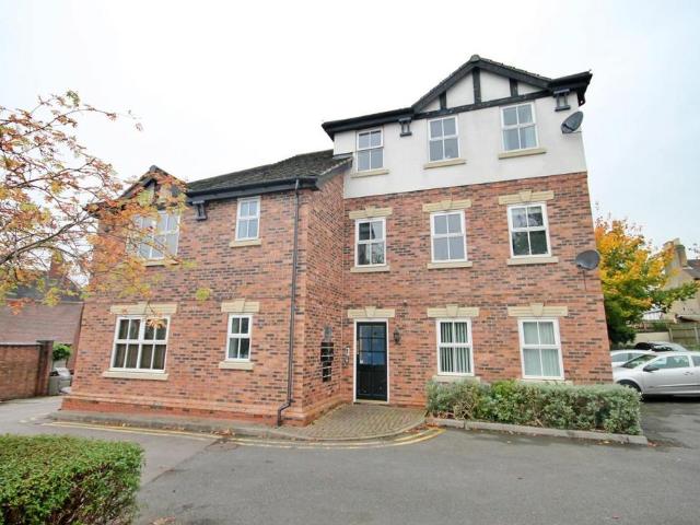 2 bedroom flat for sale