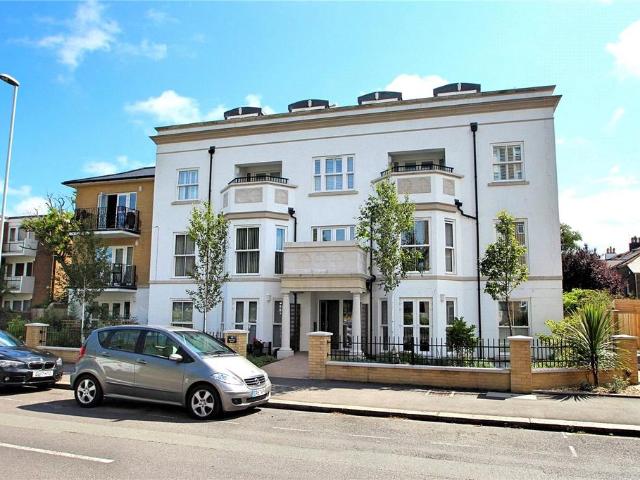 2 bedroom flat for sale