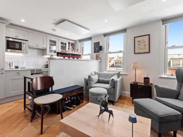 2 bedroom flat for sale