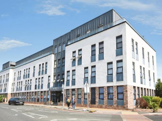 2 bedroom flat for sale