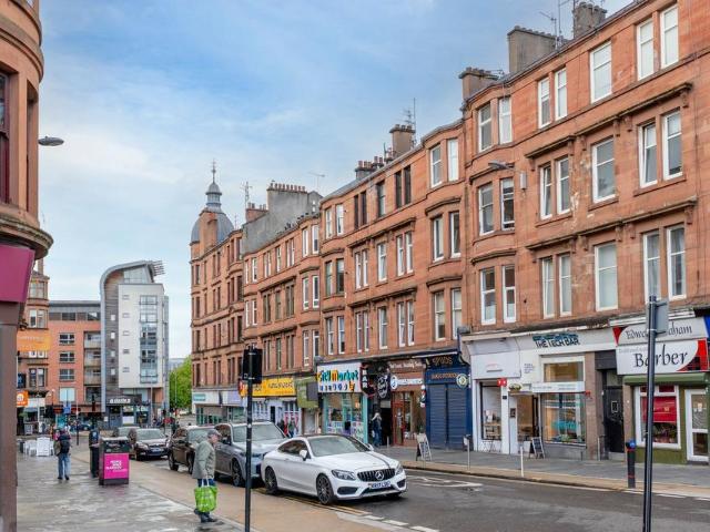 2 bedroom flat for sale