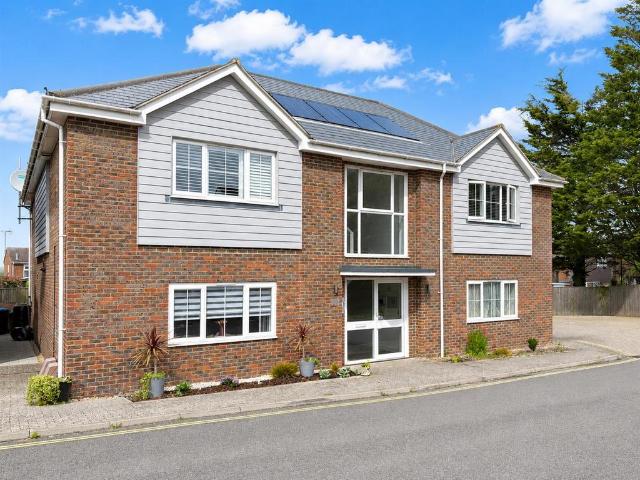 2 bedroom flat for sale