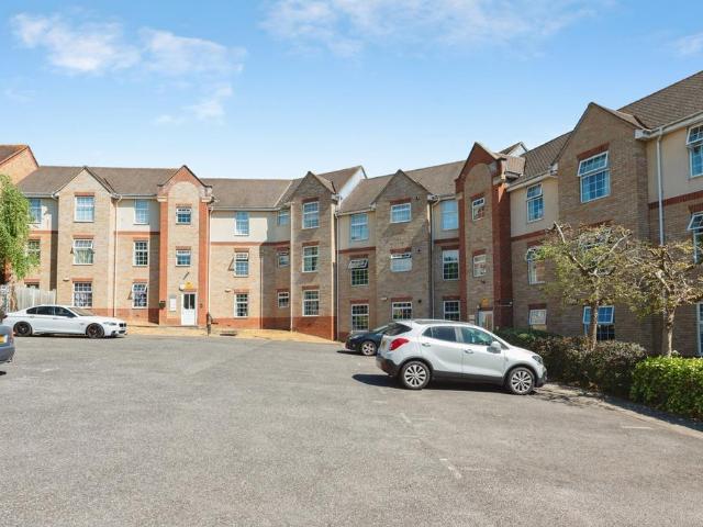 2 bedroom flat for sale