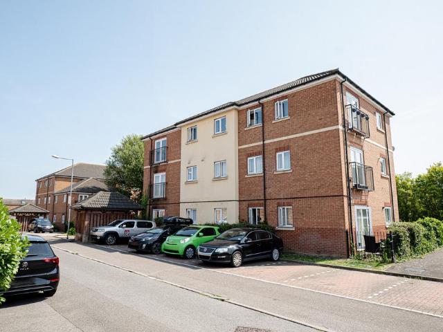 2 bedroom flat for sale