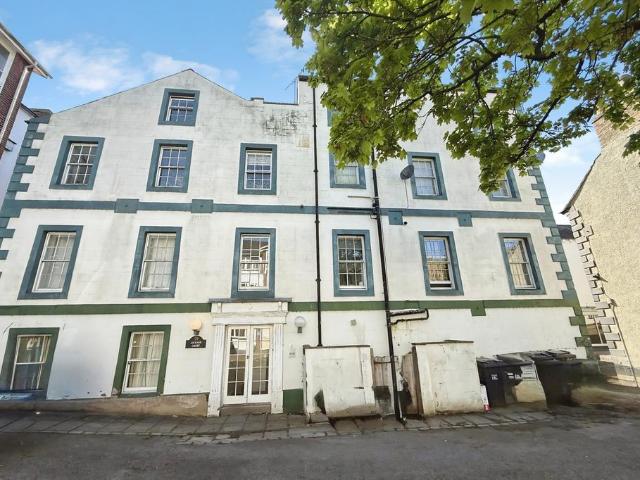 2 bedroom flat for sale