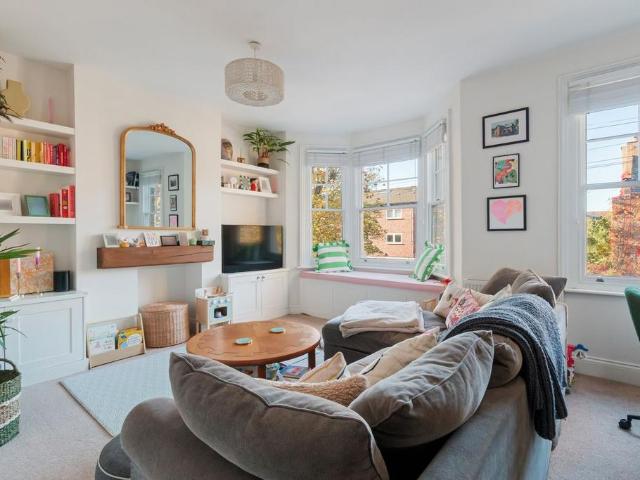 2 bedroom flat for sale