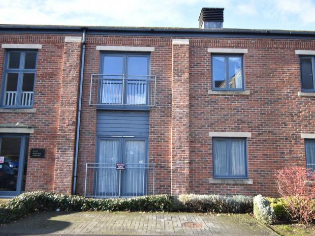 2 bedroom flat for sale