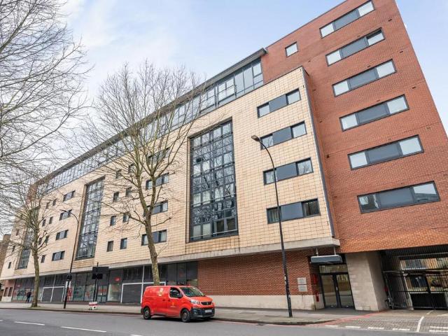 2 bedroom flat for sale