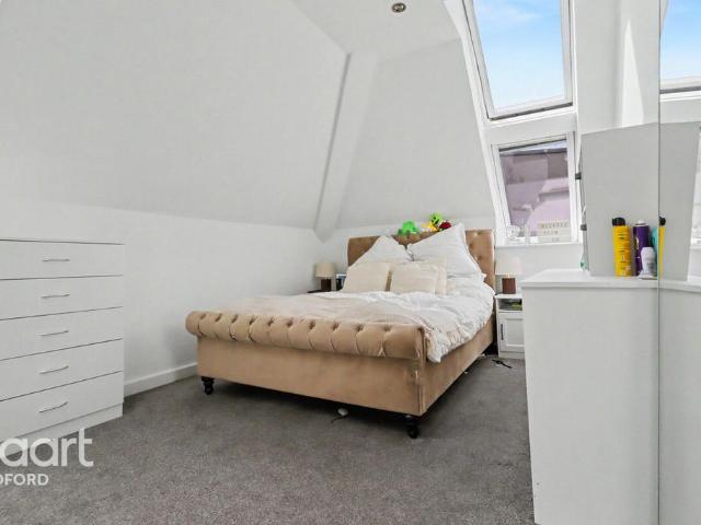 2 bedroom flat for sale
