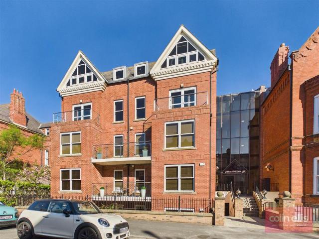 2 bedroom flat for sale