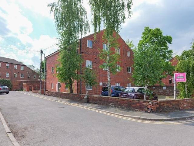 2 bedroom flat for sale