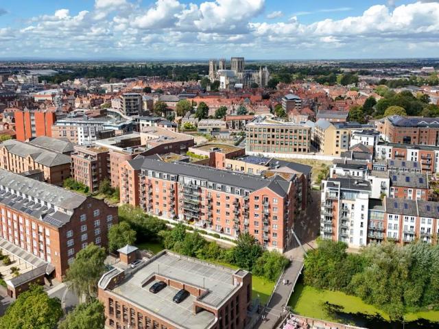 2 bedroom flat for sale