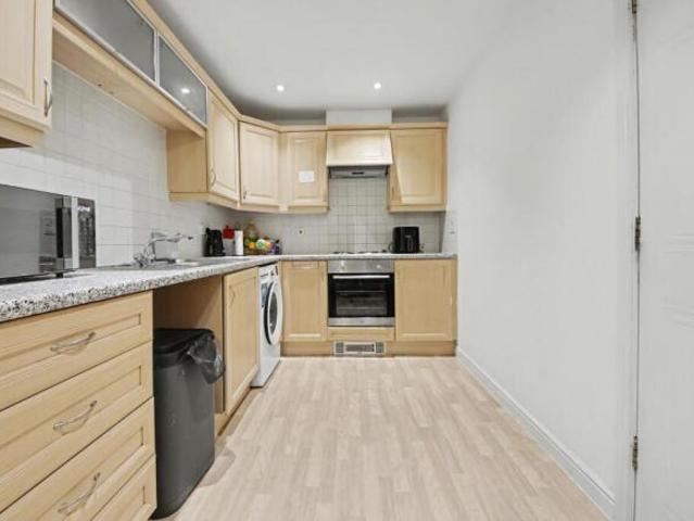 2 bedroom flat for sale in 40 Hawkeswood Road, Bitterne Manor, SO18