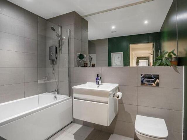 2 bedroom flat for sale in 4/2 Ropemaker Street, Edinburgh, EH6 7AN, EH6