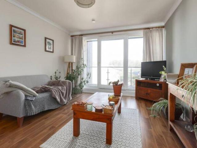 2 bedroom flat for sale in 44/8 Woodlands Court, Edinburgh, EH4 6EY, EH4