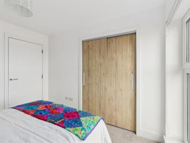 2 bedroom flat for sale in 4 Festival Court, Festival Park, G51