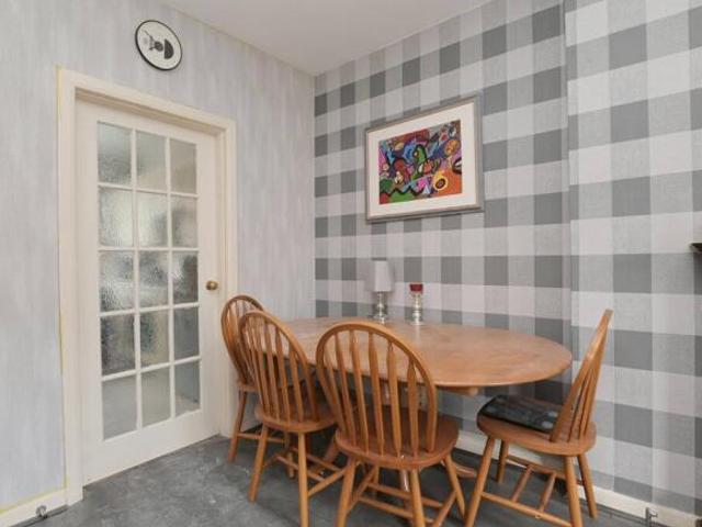 2 bedroom flat for sale in 4/ Royston Mains Gardens, Edinburgh, EH5 1NP, EH5
