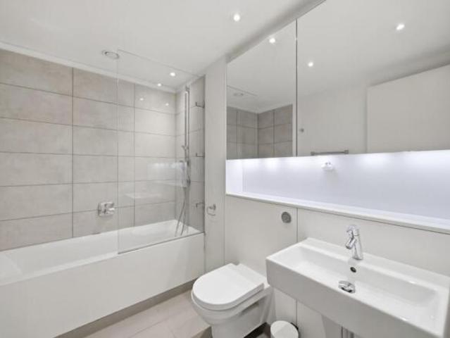 2 bedroom flat for sale in 5/ Simpson Loan, Edinburgh, EH3