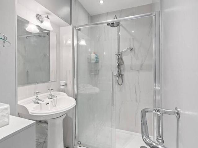 2 bedroom flat for sale in 5A Leopold Place, Edinburgh, EH7 5JW, EH7