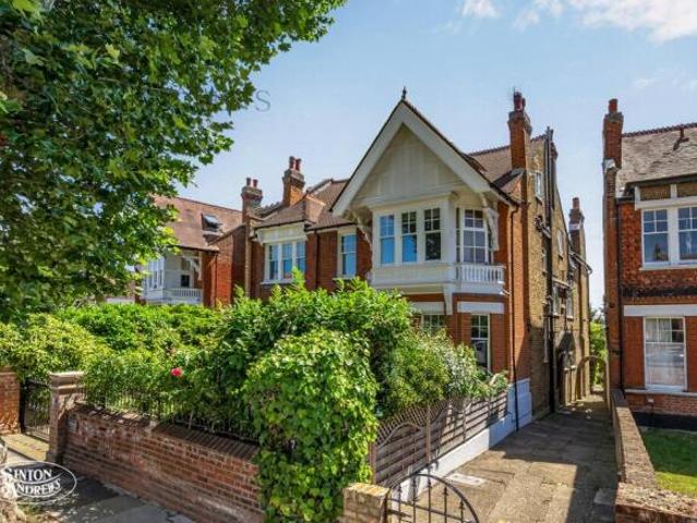 2 bedroom flat for sale in 7 Marchwood Crescent, Ealing, W5