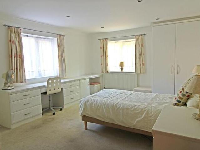 2 bedroom flat for sale in 86 Westmoreland Road, Bromley, BR2