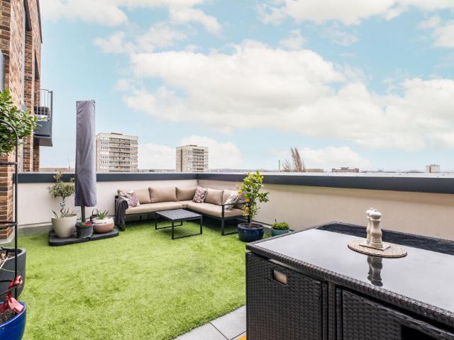 2 bedroom flat for sale in 89 Plough Lane, London, SW17