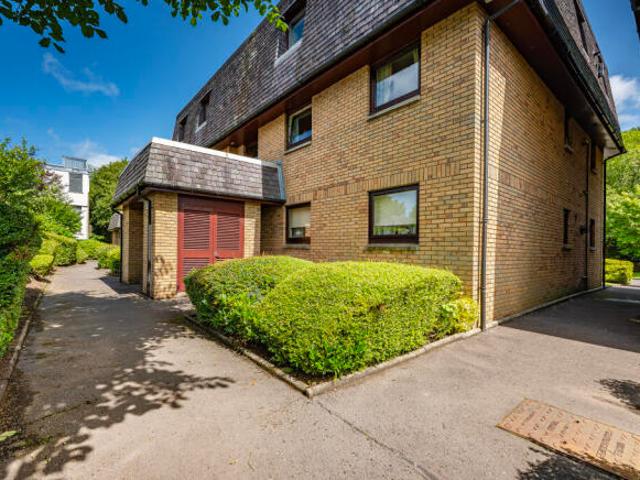 2 bedroom flat for sale in 92 Clober Road, Milngavie, Glasgow, G62