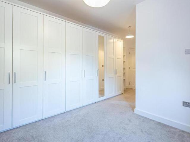 2 bedroom flat for sale in 9 East Court, Carriage Spring Drive, Broomhill, S10 3HH, S10