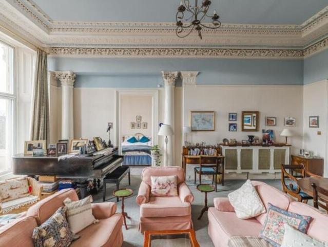 2 bedroom flat for sale in 9 Kirklee Terrace, Kirklee, G12